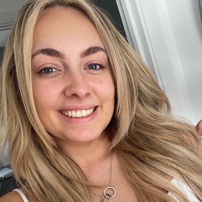 Holly Roberts's Instagram, Twitter & Facebook on IDCrawl